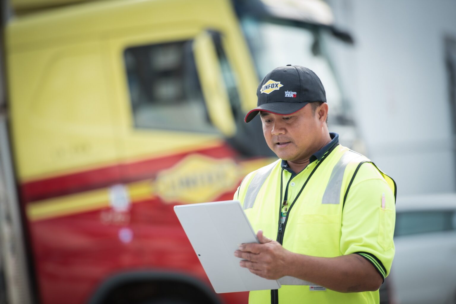 Real time data powers customer performance - Linfox